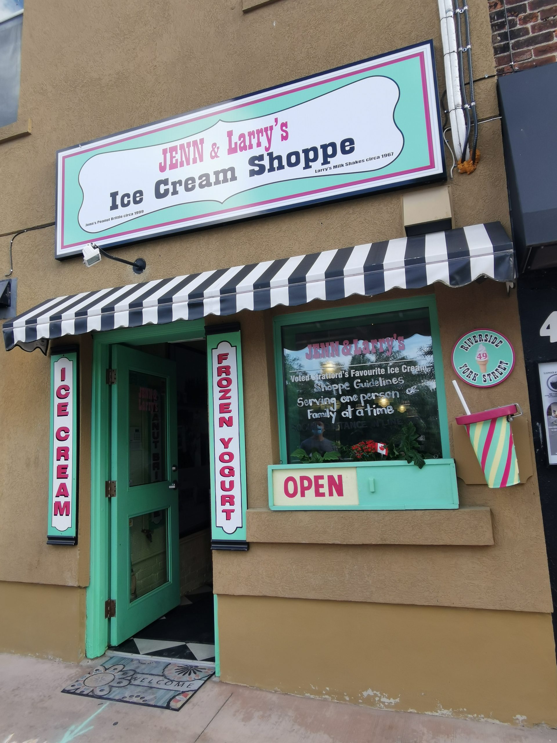 JENN & Larry's Ice Cream Shoppe - Stratford, Ontario, Canada [ONTARIO ...