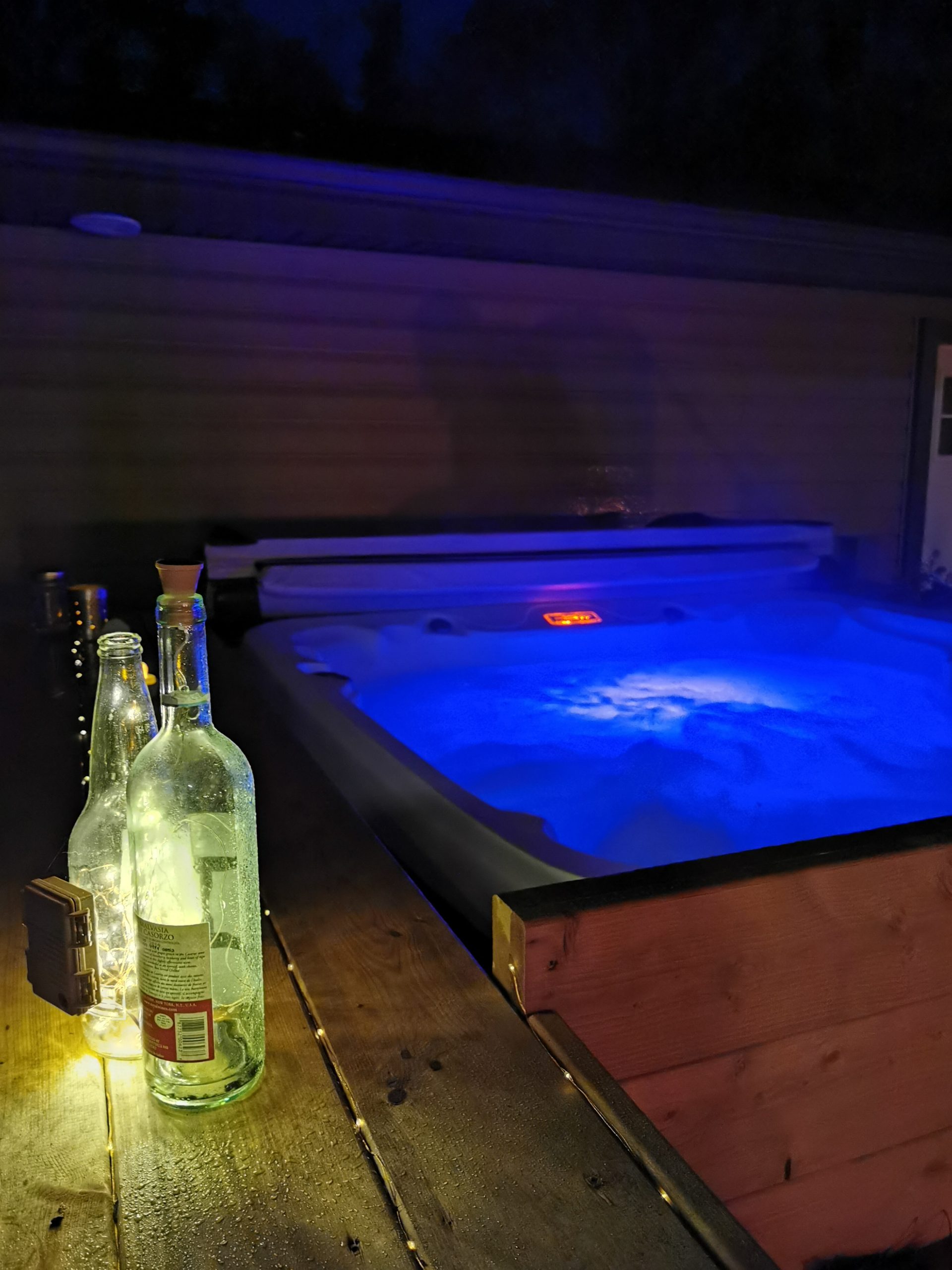(By Night) Hot Tub - Romantic Getaway - Port Franks, Ontario, Canada ...